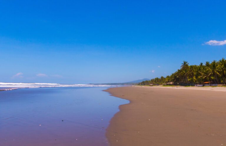 Playa El Cuco in El Salvador. The Ideal Beach to Relax