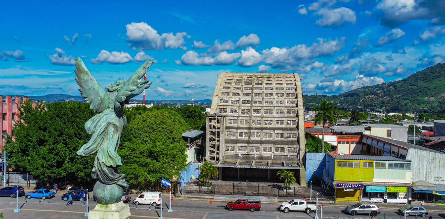 Famous buildings in El Salvador. El Salvador Architecture