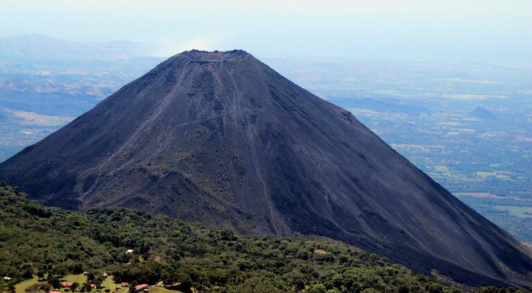 Cerro Verde National Park: Visit El Salvador’s Volcanoes Complex
