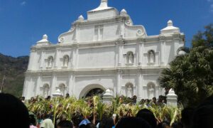 Palm Sunday in El Salvador: Experience Faith and Tradition