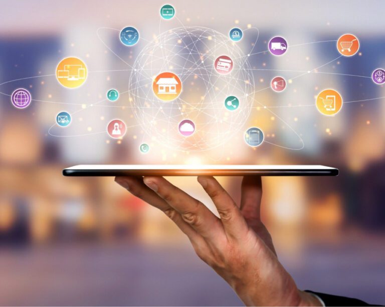 How high-speed digital platforms shape real-time online interaction